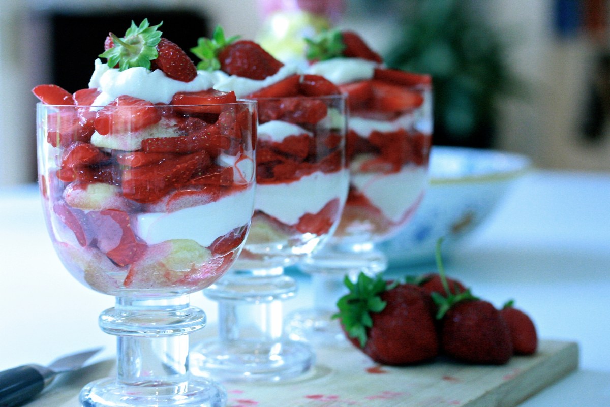 Fresh Strawberry, Ricotta & Mascarpone Individual Trifles | 4plates2table
